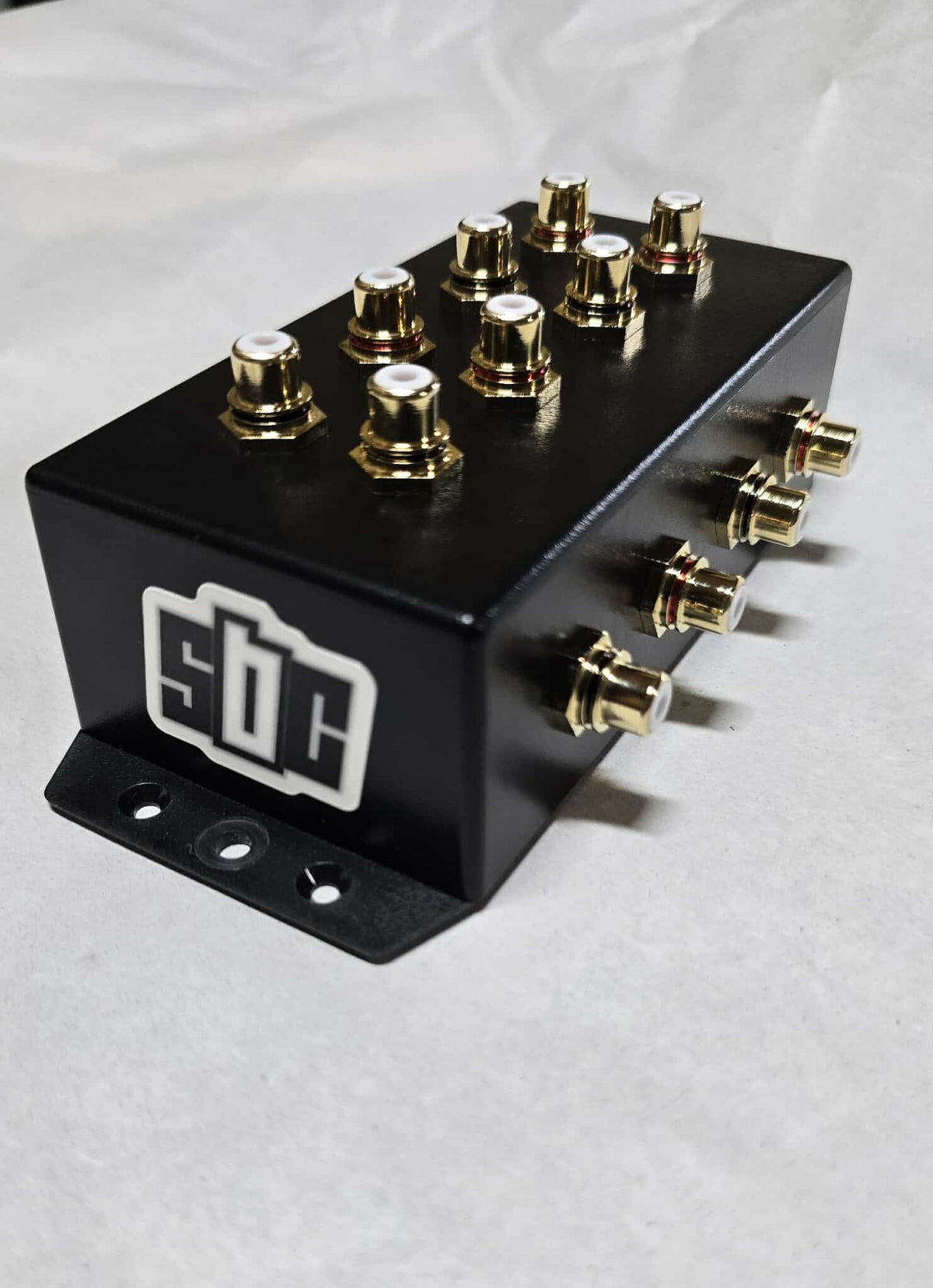 SBC Cock Box 2 In 4 Out Plastic RCA Distribution Box — Showtime Electronics