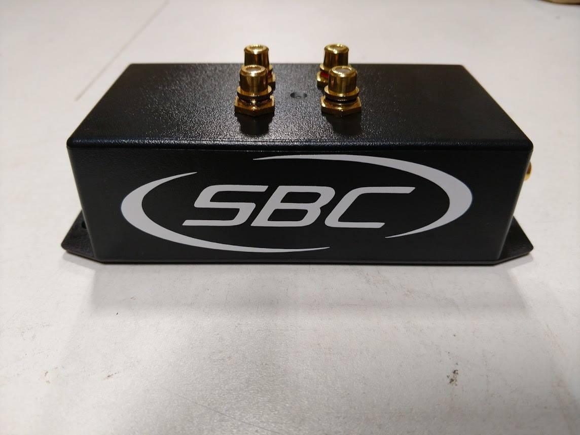 SBC Cock Box 2 In 4 Out Plastic RCA Distribution Box — Showtime Electronics